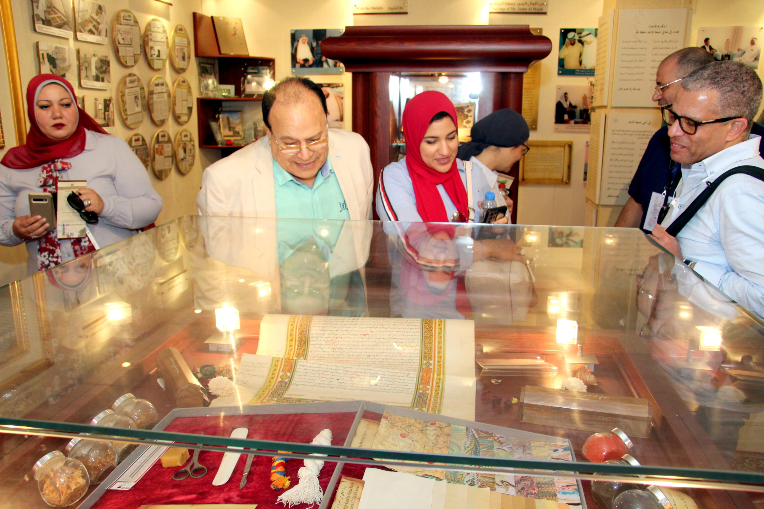 A delegation from the Arab Society for Islamic Civilization and Arts ...