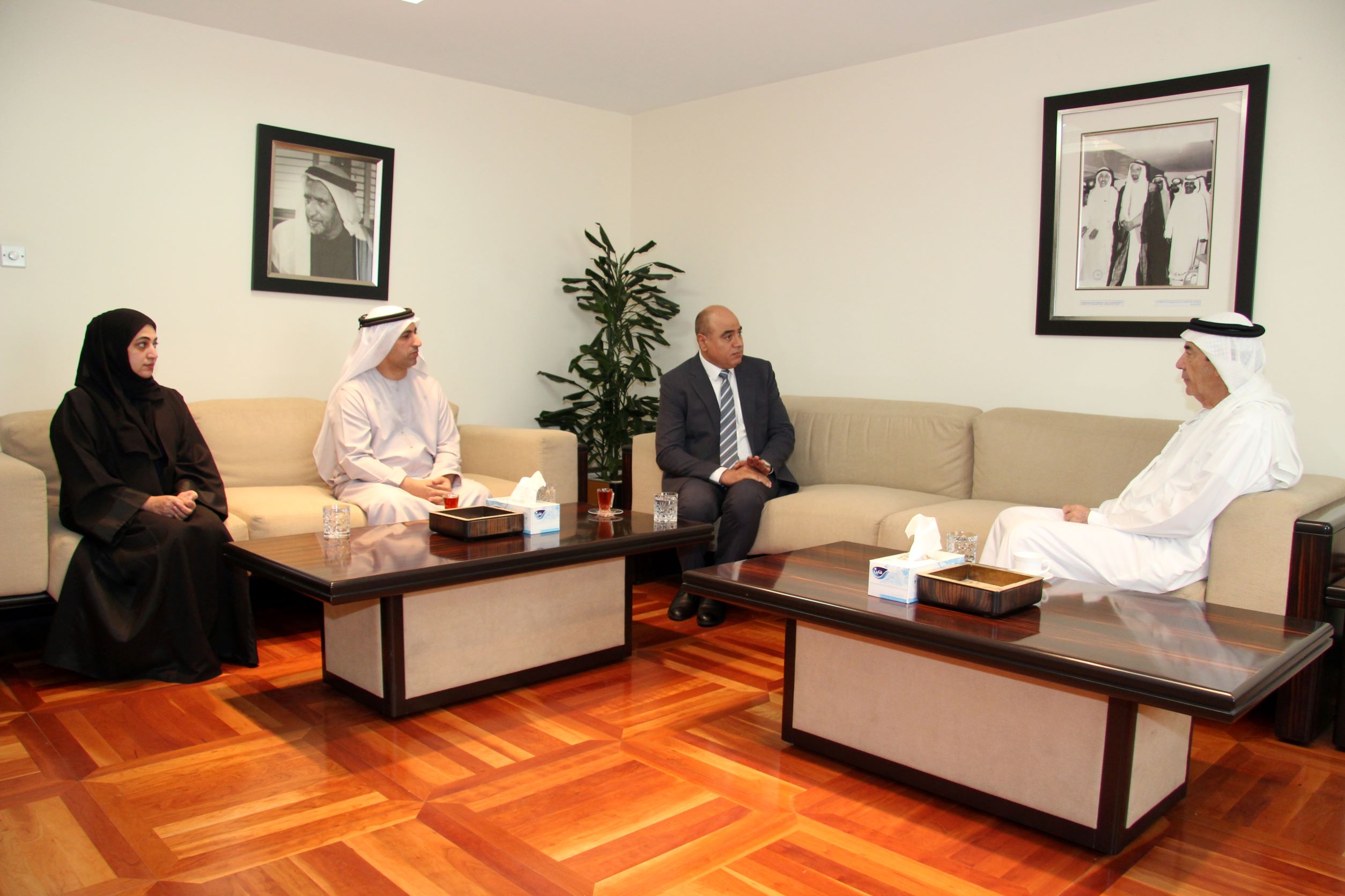 Zaki Anwar Nusseibeh visits Juma Al Majid Center - Juma AI Majid ...